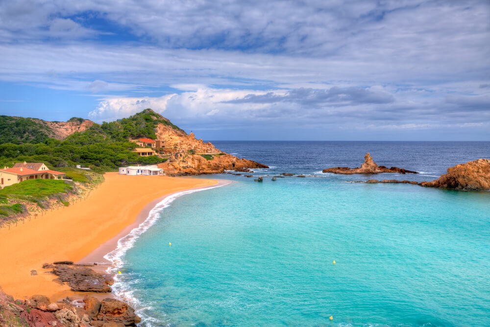 Discover the best beaches in Menorca to lay out your towel on